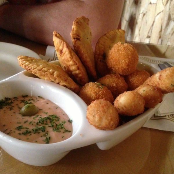 Restaurante El Turpial Boricua - Caribbean Restaurant in Coto Laurel