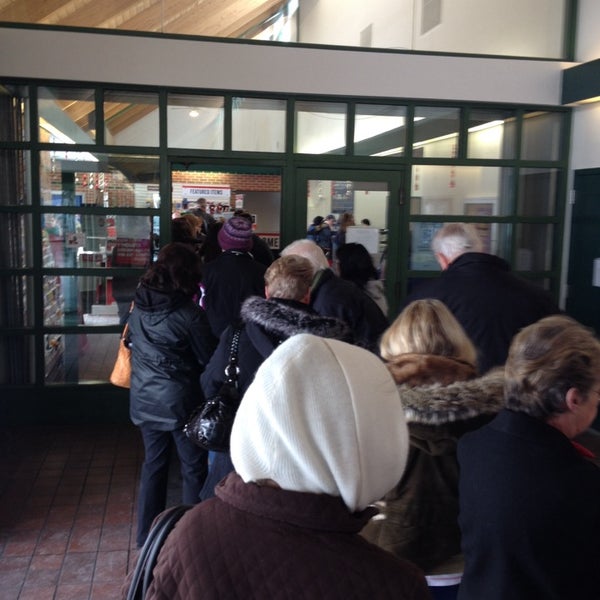 US Post Office - 301 E Congress Pkwy