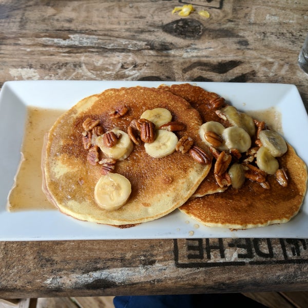 Lockside Bar and Grill - American Restaurant