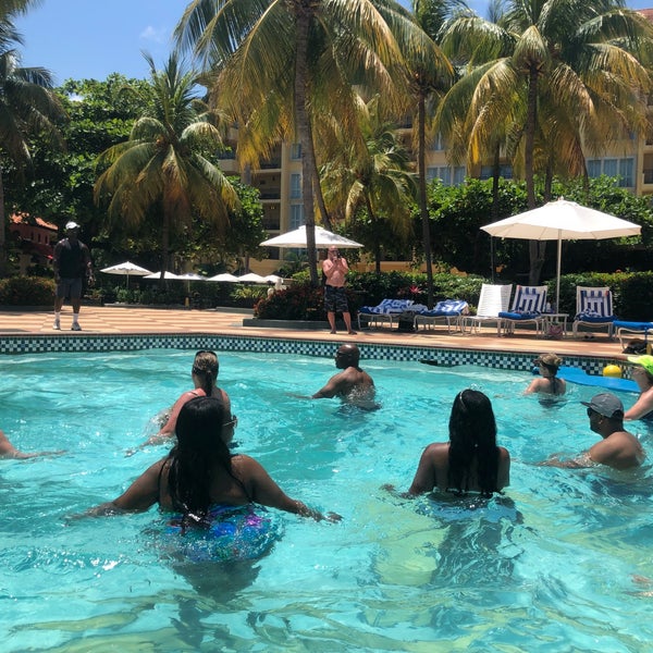 Sunken Treasure Swim Up Bar - 1 tip from 81 visitors