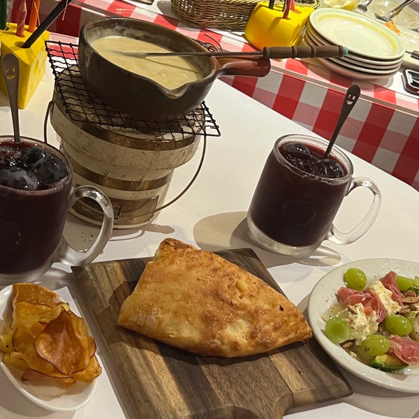 Cheese Cafe - 7 tips from 809 visitors