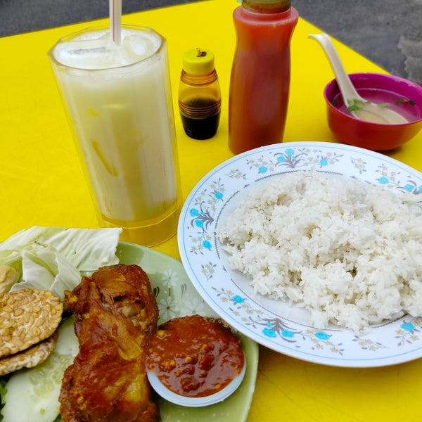 Nasi Ayam Penyet Mak Lampir - Bandar Sunway - 11 tips from 589 visitors