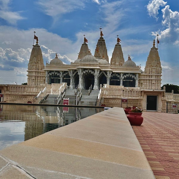 BAPS Shri Swaminarayan Mandir - Hindu Temple in Stafford
