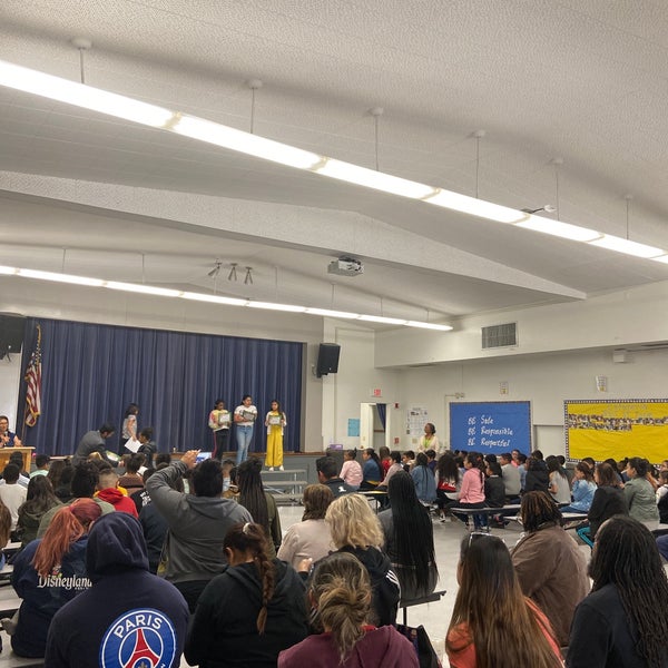 Trapp Elementary School - 2750 N Riverside Ave