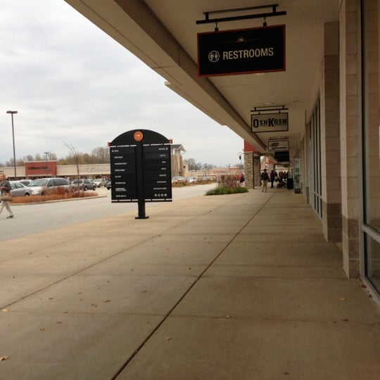 Photos at Pleasant Prairie Premium Outlets - Pleasant Prairie, WI