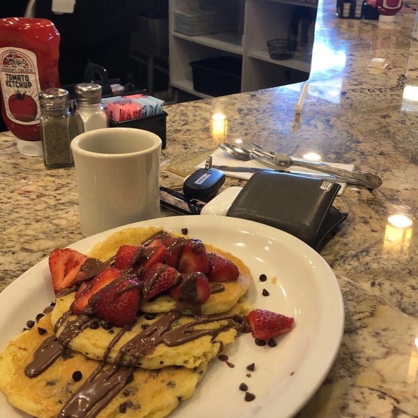 Lamp Post Diner - 23 tips