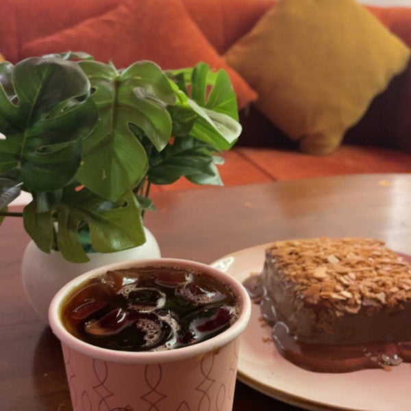 RESUS CAFE - النزهة - الرياض, منطقة الرياض‎