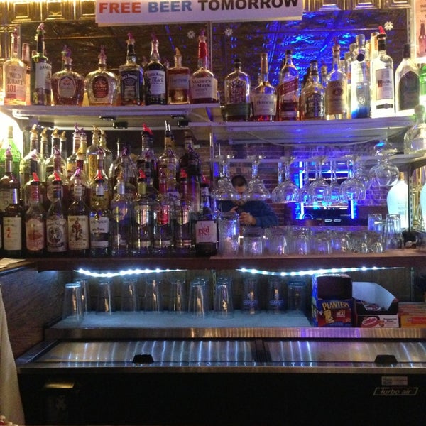 Moore's Bar - Bar in Greencastle