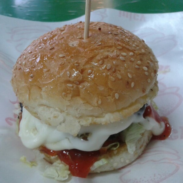 Burger Bakar Abang Burn - Burger Joint