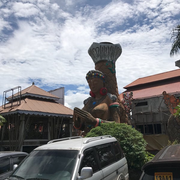 Photos at Isdaan Floating Restaurant - 84 tips