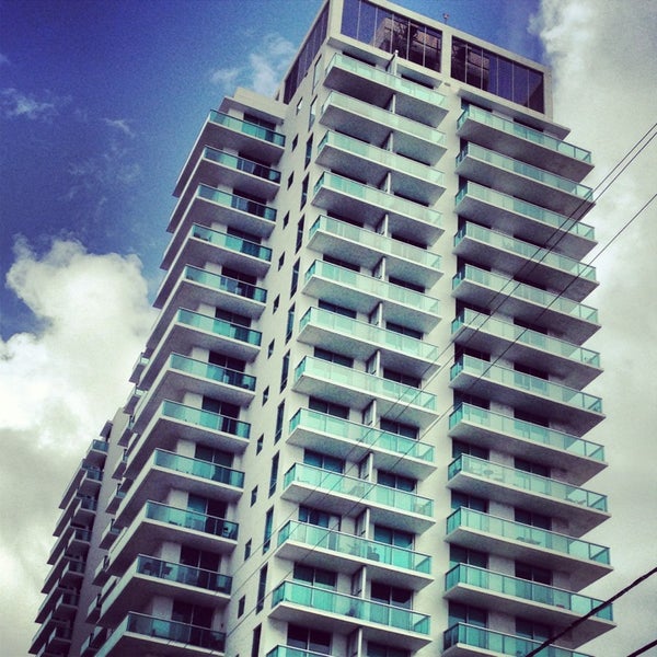 Gallery Art Condo - Building in Edgewater