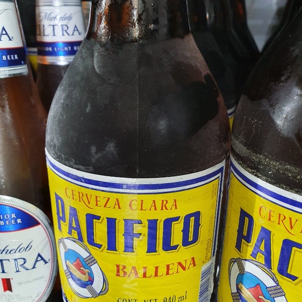 Cerveza Pacifico Ballena