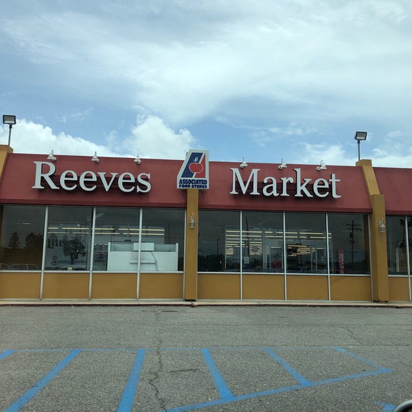 Photos at Reeves Supermarket - Broadmoor-Sherwood - 10770 N Harrells ...