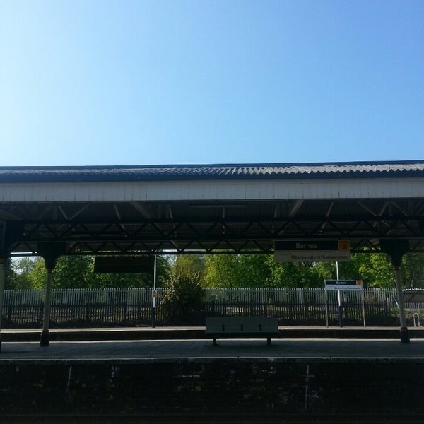 Photos at Barnes Railway Station (BNS) - Mortlake and Barnes Common ...