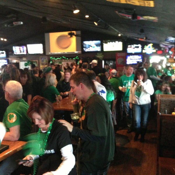 Hooley House Sports Pub & Grille - Sports Bar