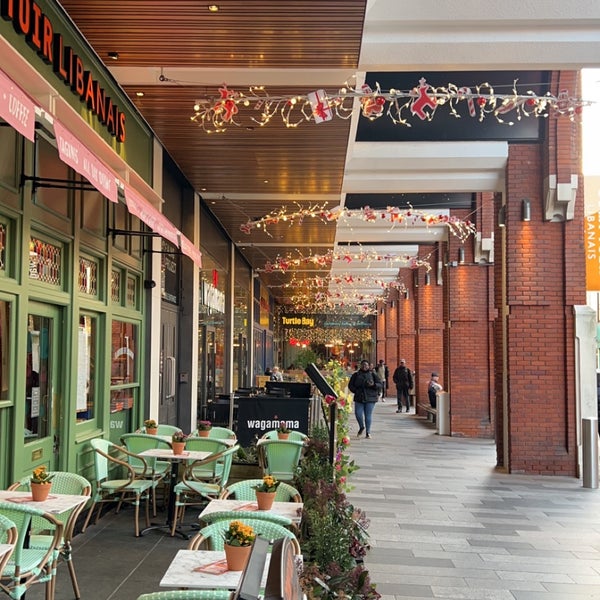 Ealing Broadway Shopping Centre - Shopping Mall