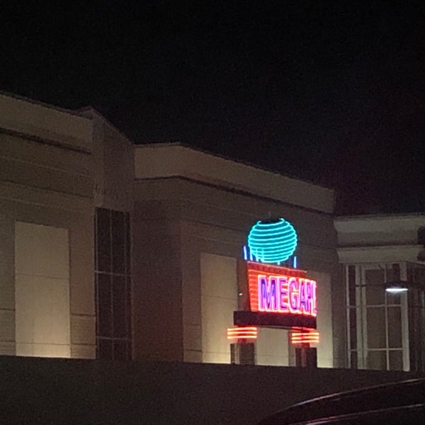 Jordan Commons - Shopping Mall in Sandy