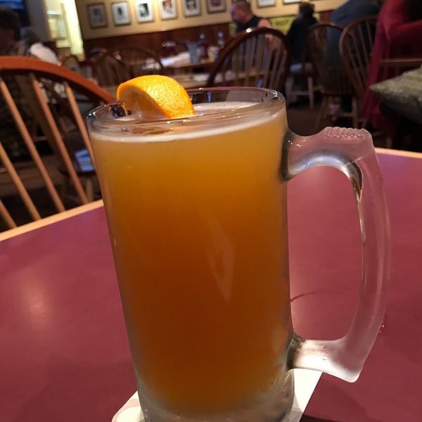 Gippers Sports Grill - Sports Bar