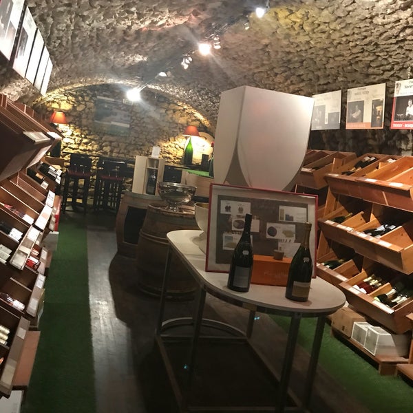 La Fine Bulle - bar a champagne - Wine Bar