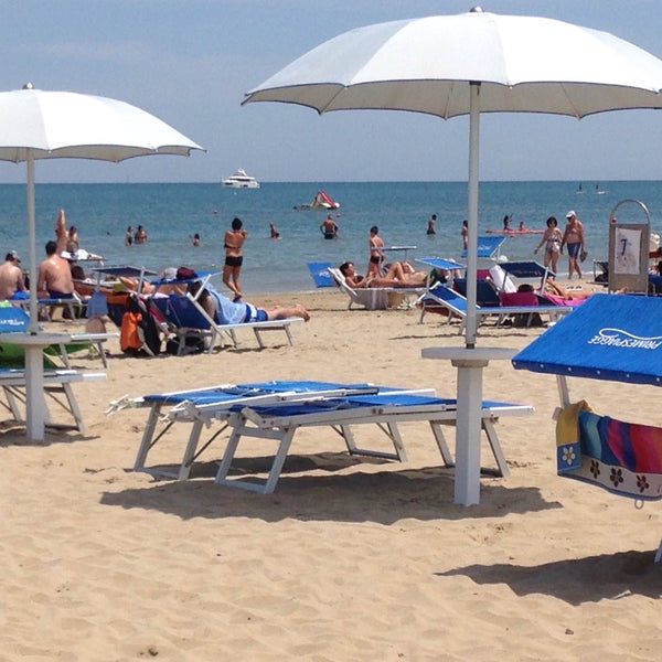 Turquoise Beach Club - Lungomare Claudio Tintori 6