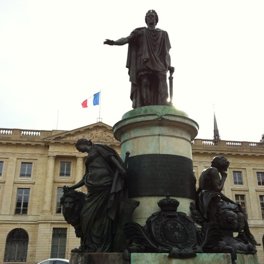 Place Royale - Cathédrale - Place Royale