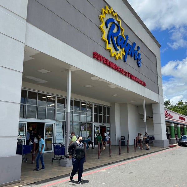 Ralph's Food Warehouse - Supermarket