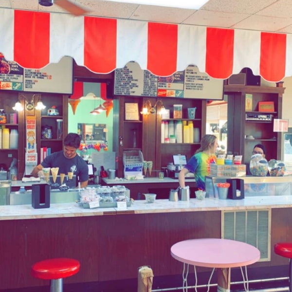 Pink Dipper - Ice Cream Parlor
