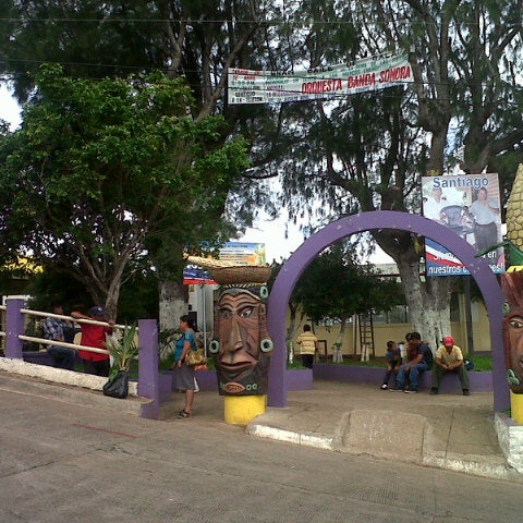 Parque Central Chiltiupán. - Municipio Chiltiupán, Departamento La ...