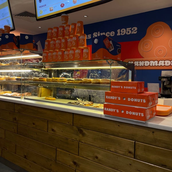 Randys Donuts - Donut Shop in Jeddah