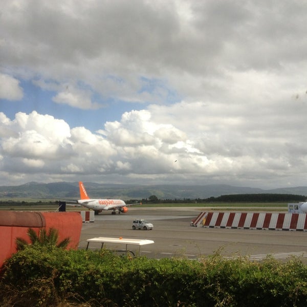 Gate F1 - Airport Gate in Lamezia Terme