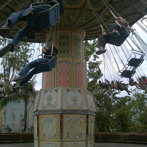 Enchanted Kingdom Flying Fiesta