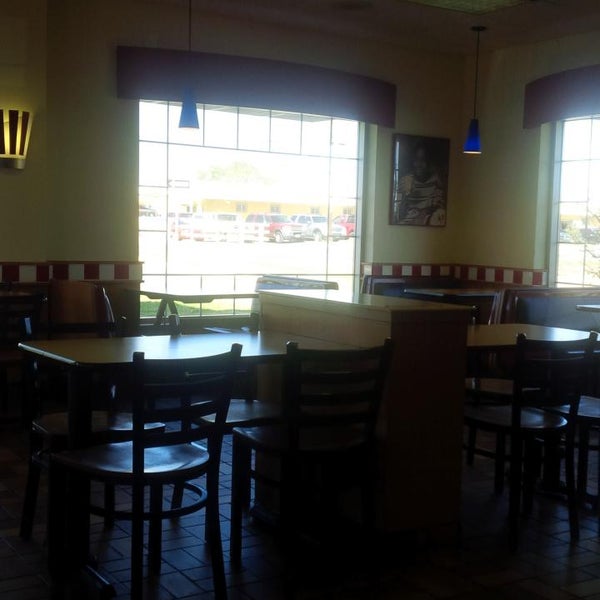 KFC - Eastern Laredo - 2319 Guadalupe St