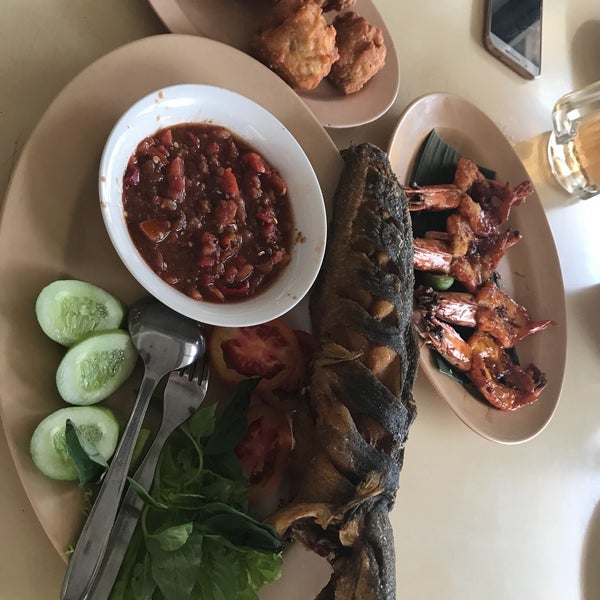 Photos at Muara Kuring - Seafood Khas Indonesia - Seafood Restaurant in ...