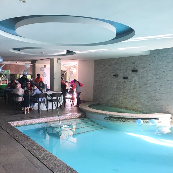 Indoor Pool @ Mallberry Suites Business Hotel - Hotel Pool