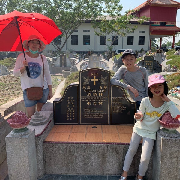 Kuburan Cina Umbansari - 1 tip