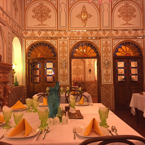 Toranj Food Complex | مجموعه پذیرایی ترنج - Persian Restaurant