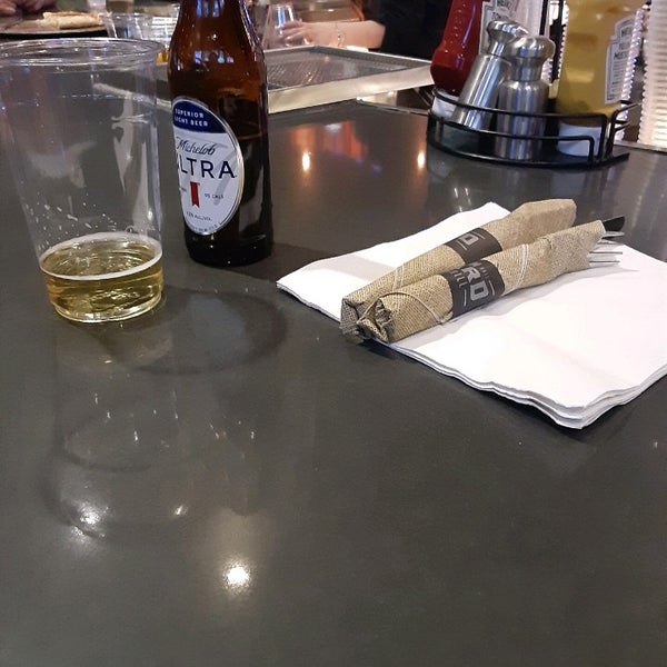 Tin Lizard Bar & Grill - 3 tips from 146 visitors