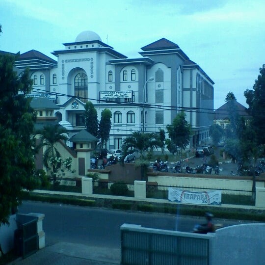 Gedung PLP UIN Jakarta - Tangerang Selatan, Banten