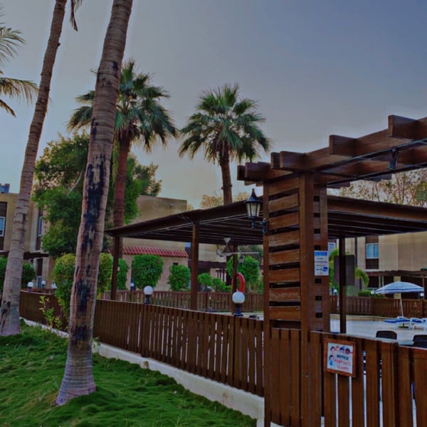 Mura Bustan Compound - Structure in البوادي