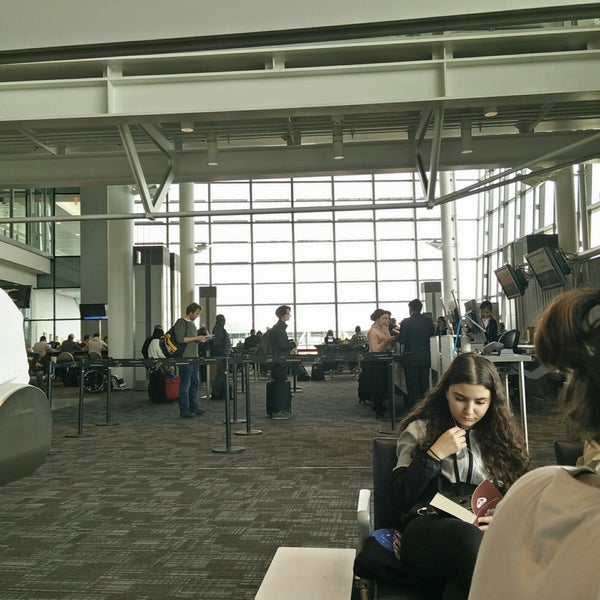 Gate F78 / E78 - Airport Gate in Toronto Pearson International Airport