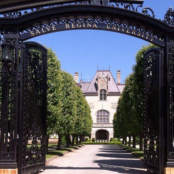 Salve Regina University Logo