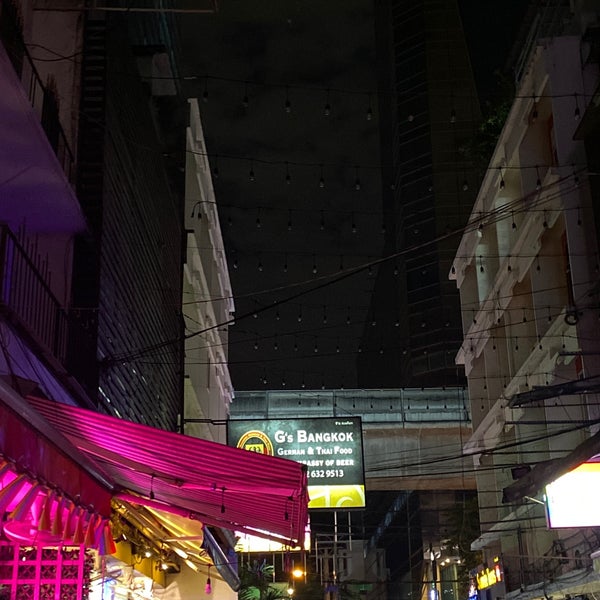 สีลม ซอย4(Silom Soi 4) - ถนน ใน Bangrak