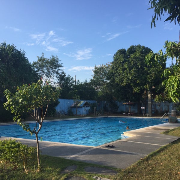 Tropical Palace Resort - Swimming Pool in Parañaque City