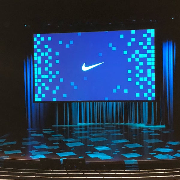 Nike - Tiger Woods Center - Convention Center
