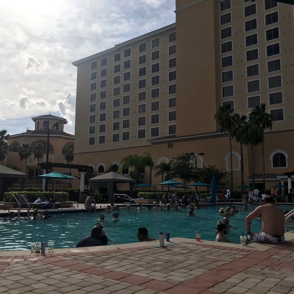Cat-Tails Pool Bar & Grille - 3 tips from 457 visitors
