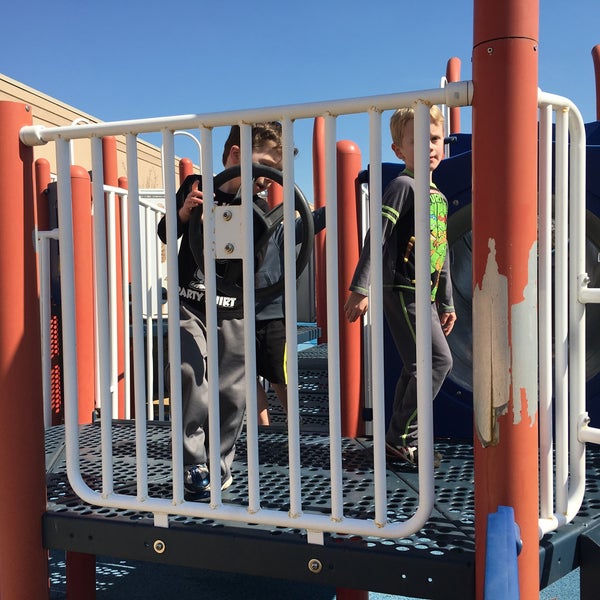 Oak Brook Aquatic Center - 5 tips from 201 visitors