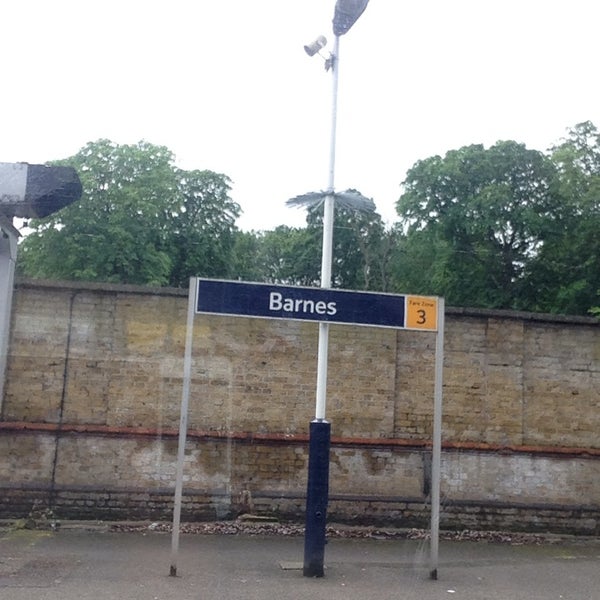 Photos at Barnes Railway Station (BNS) - Mortlake and Barnes Common ...