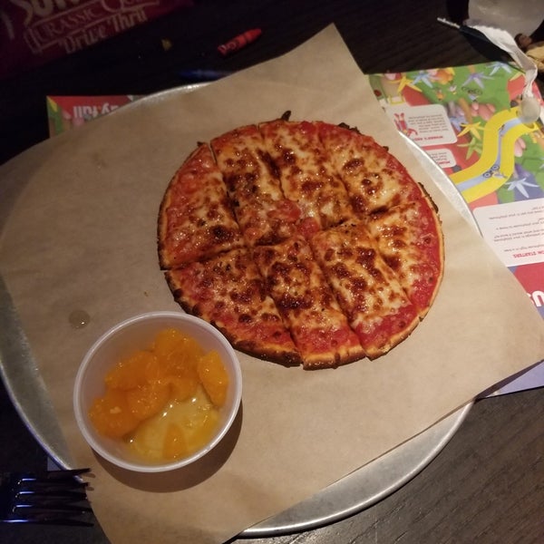 Red Robin Gourmet Burgers and Brews - 3420 W Chandler Blvd