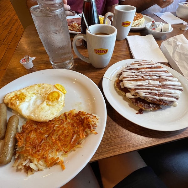 Denny's - Breakfast Spot in Rutland