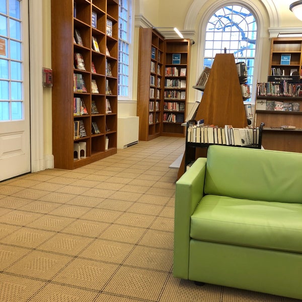 Ferguson Library - Library in Downtown Stamford Historic District